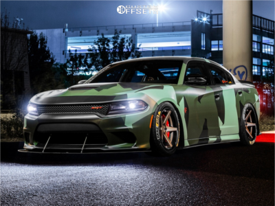 2016 Dodge Charger with 20x10.5 20 Ferrada Fr3 and 275/35R20 Pirelli ...