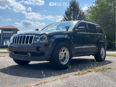 2007 Jeep Grand Cherokee with 17x9 -6 Pro Comp 69 and 265/70R17 Atturo ...