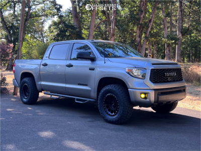 2018 Toyota Tundra with 17x8.5 0 Method Mr305 and 285/75R17 Toyo Tires ...