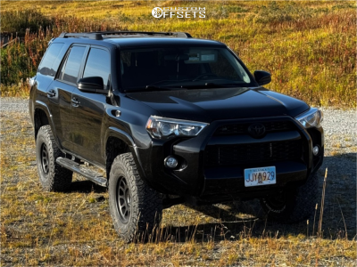 2017 Toyota 4Runner with 17x8.5 0 Method Mr703 and 285/70R17 BFGoodrich ...