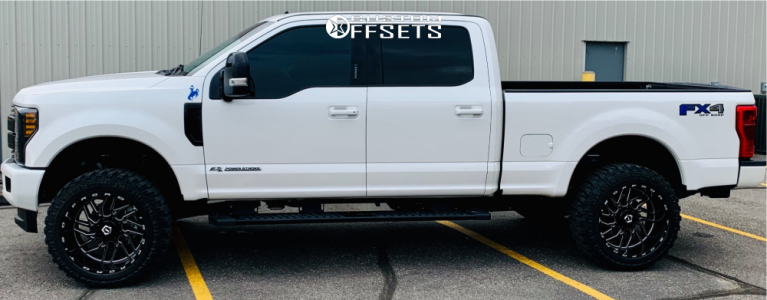 2019 Ford F-350 Super Duty with 22x12 -44 TIS 544BM and 35/12.5R22 ...