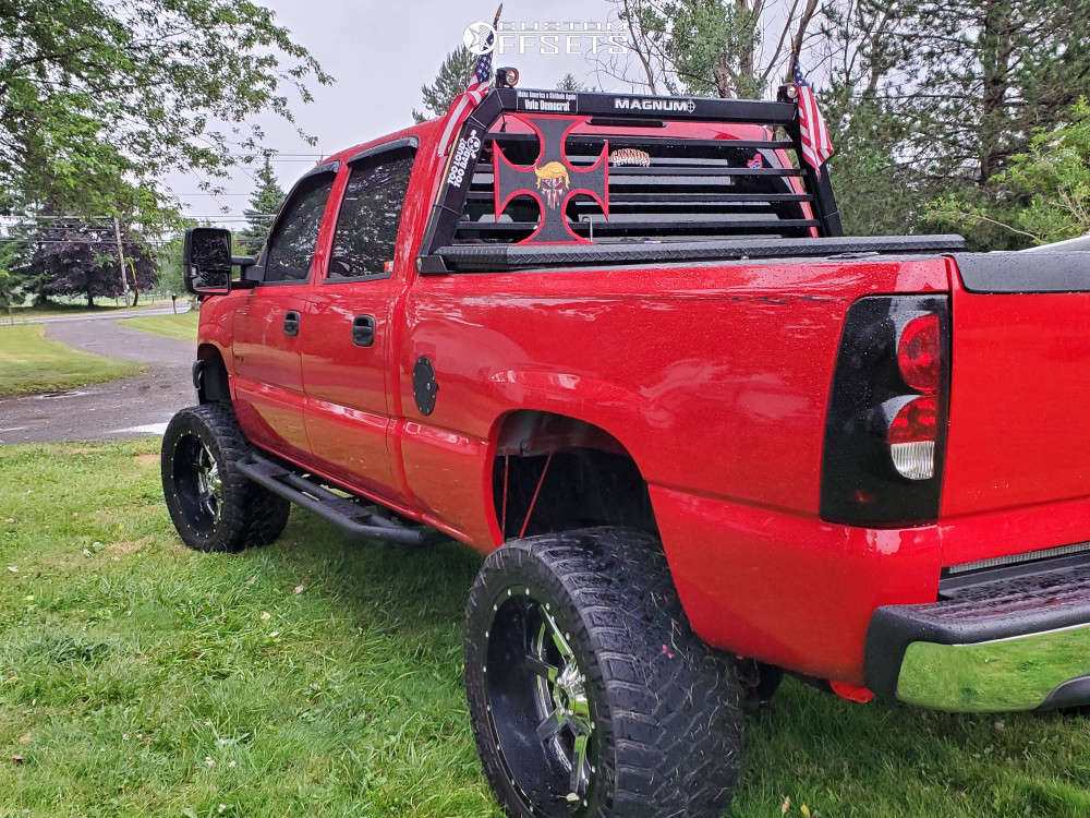 2005 Chevrolet Silverado 2500 HD with 22x12 -44 Fuel Maverick D260 and ...