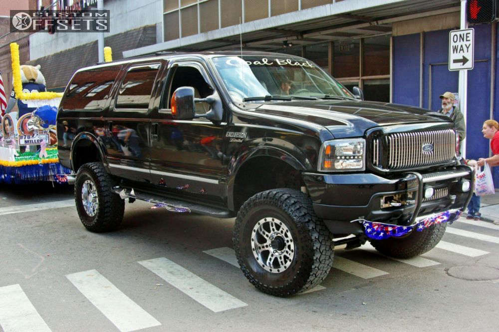 2004 Ford Excursion with 17x9 -6 Pro Comp 31 and 37/13.5R17 Dick Cepek ...