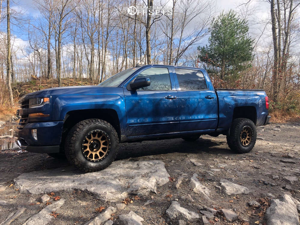 2016 Chevrolet Silverado 1500 with 18x9 -12 Method Nv and 285/65R18 ...
