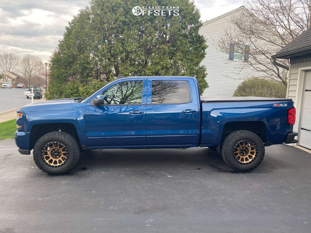 2016 Chevrolet Silverado 1500 with 18x9 -12 Method Nv and 285/65R18 ...
