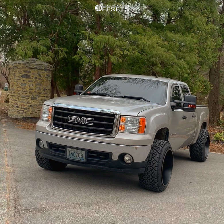 2008 GMC Sierra 1500 with 22x14 -76 Hostile Jigsaw and 33/12.5R22 Venom ...