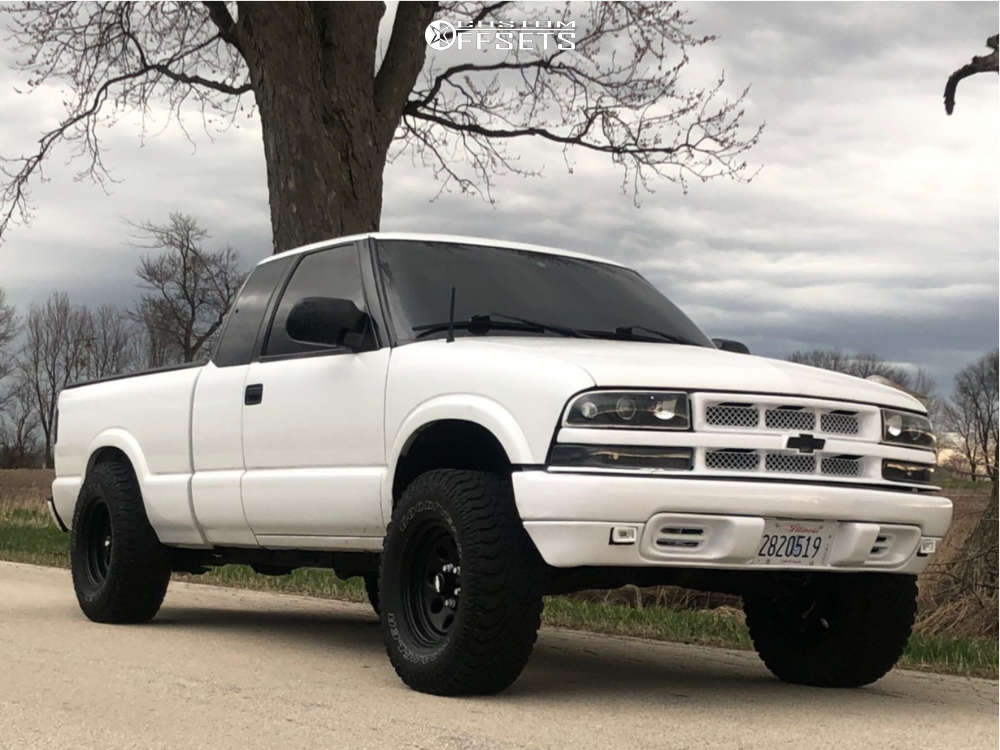 2001 Chevrolet S10 with 15x8 -25 Bart Wheels Super Trucker and 31/10 ...