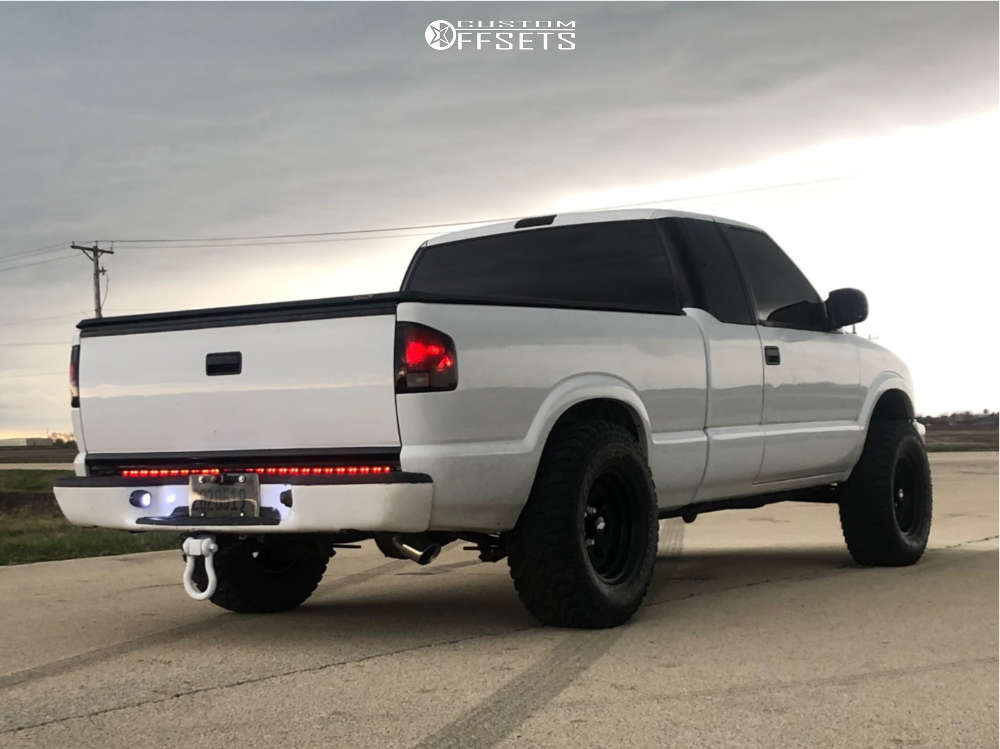 2001 Chevrolet S10 with 15x8 -25 Bart Wheels Super Trucker and 31/10 ...
