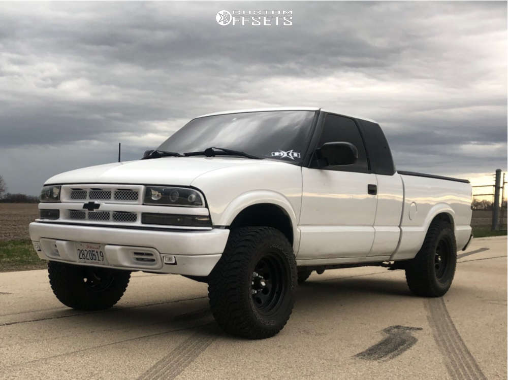 2001 Chevrolet S10 with 15x8 -25 Bart Wheels Super Trucker and 31/10 ...