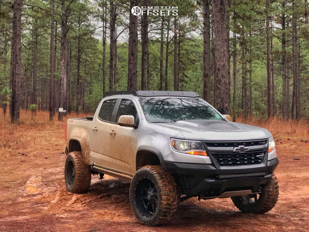 2018 Chevrolet Colorado with 20x10 -24 Moto Metal Mo970 and 33/12.5R20 ...