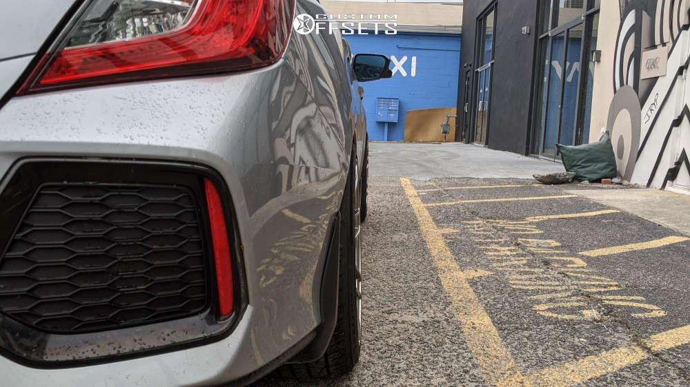 2018 Honda Civic with 18x9.5 35 ESR Rf1 and 245/40R18 General G-max As ...