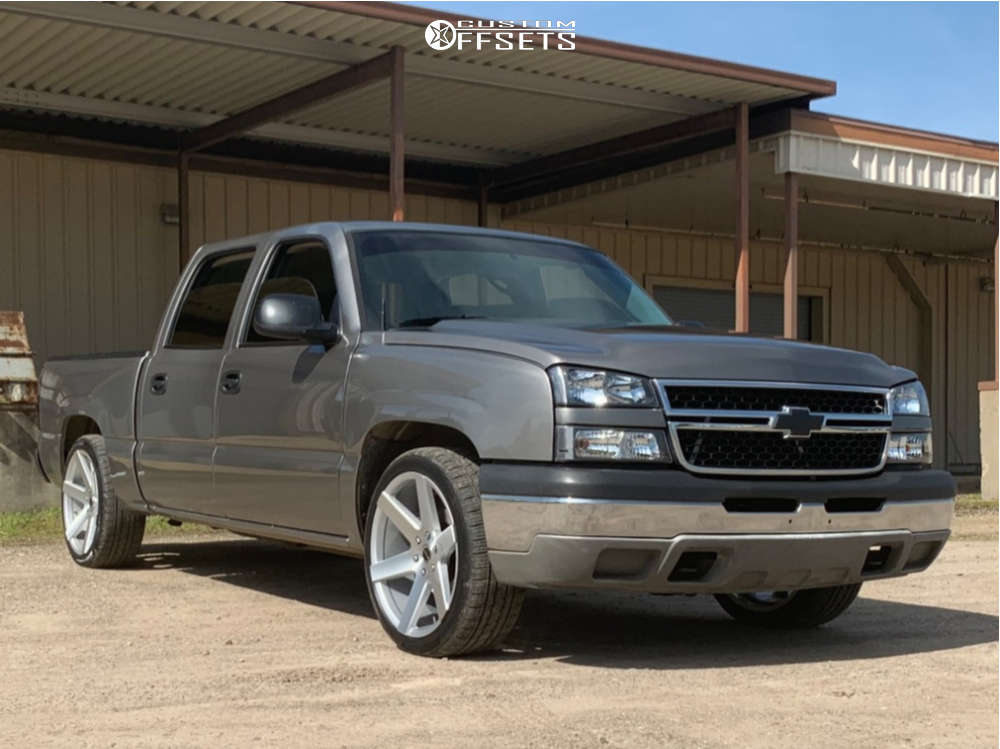 2006 Chevrolet Silverado 1500 with 22x9.5 25 Strada Coda and 265/40R22 ...