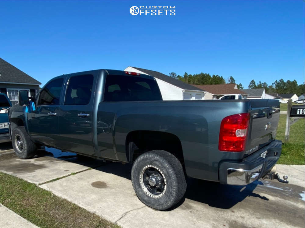 2007 Chevrolet Silverado 2500 HD with 16x8 -6 Ultra Rogue and 265/75R16 ...