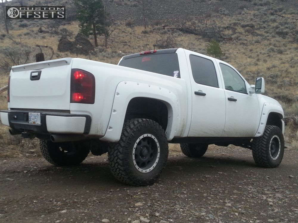 2010 Chevrolet Silverado 1500 with 18x9 XD XD122 and 35/12.5R18 Nitto ...
