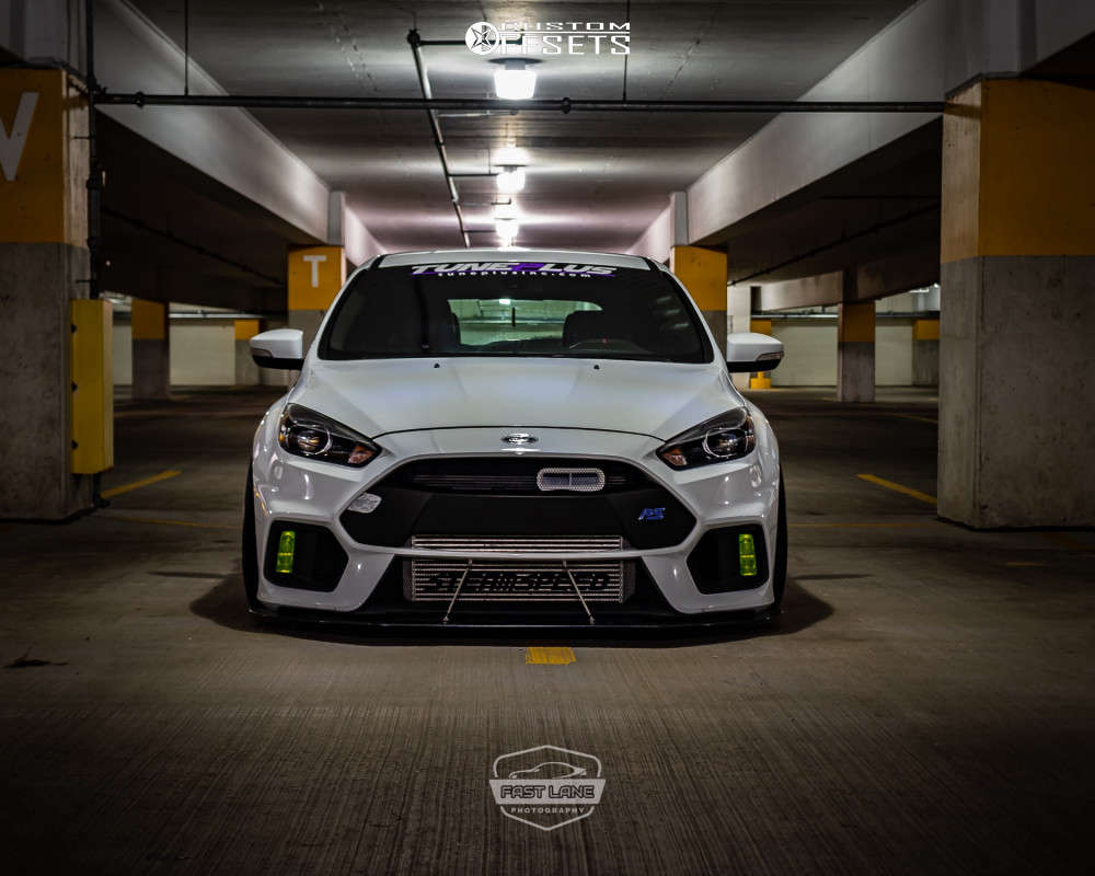 2016 Ford Focus with 18x9.5 35 ESR Cs2 and 225/40R18 Nankang NS-25 and ...