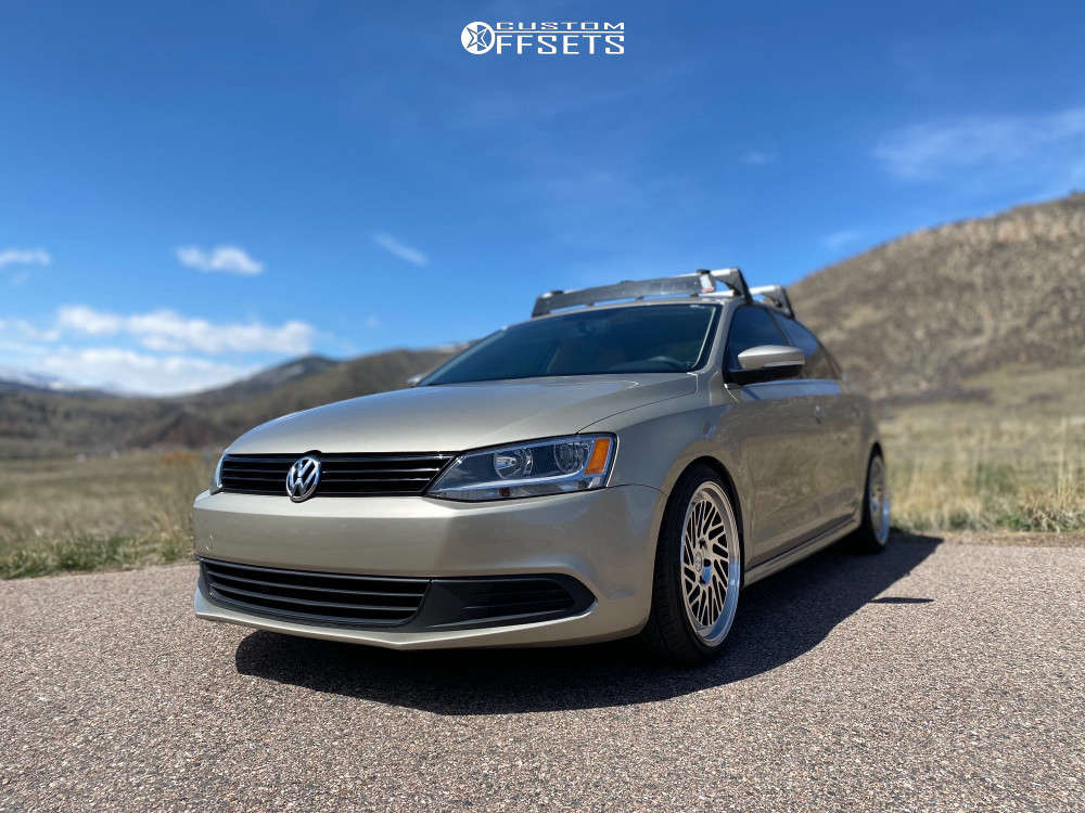 2013 Volkswagen Jetta with 18x8.5 36 Regen5 R30 and 225/40R18 General G ...