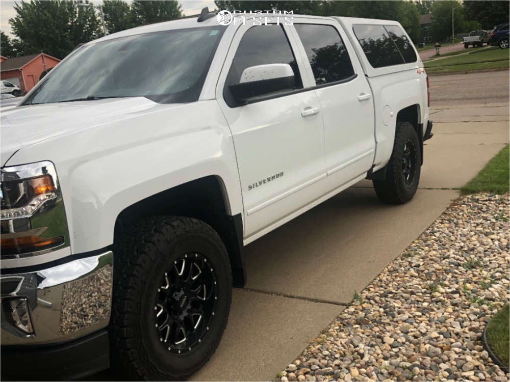 2018 Chevrolet Silverado 1500 with 18x9 18 Ultra Hunter and 33/11.5R18 ...