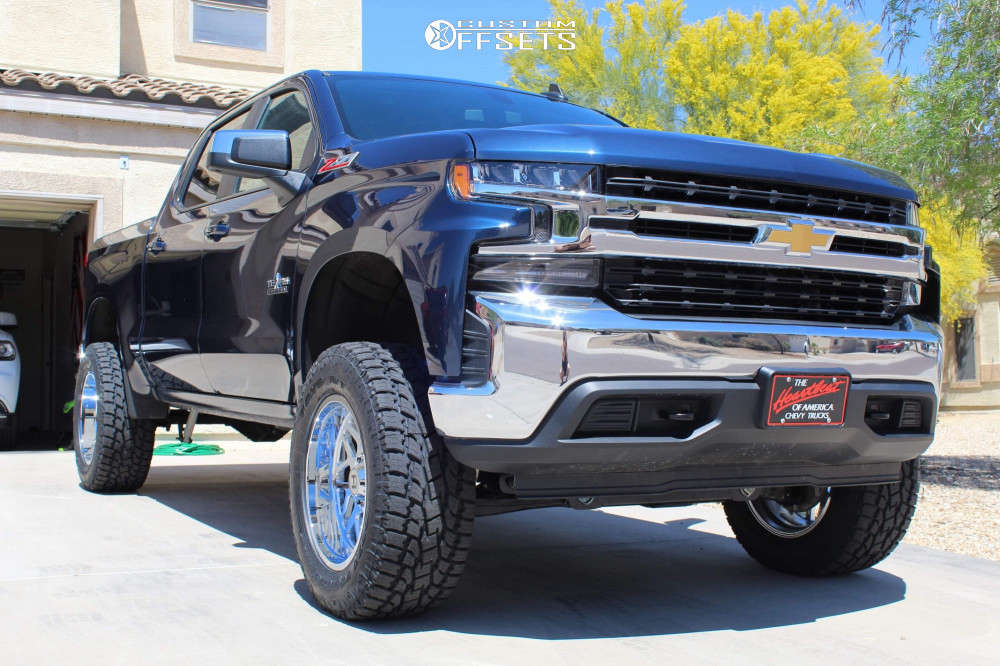 2019 Chevrolet Silverado 1500 with 20x10 -19 Hostile Sprocket and 35/12 ...