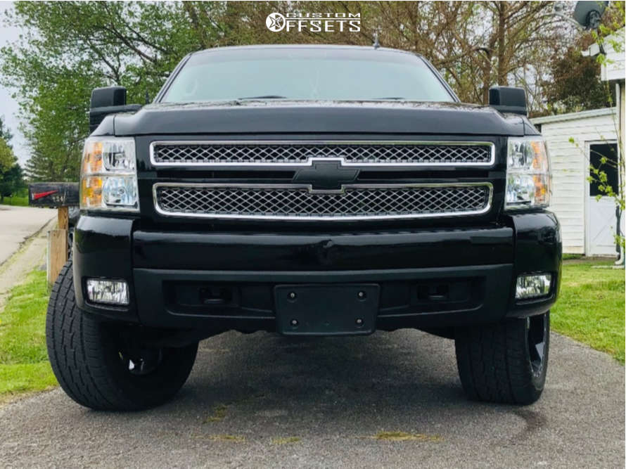 2013 Chevrolet Silverado 1500 with 20x10 -18 Moto Metal Mo986 and 305 ...