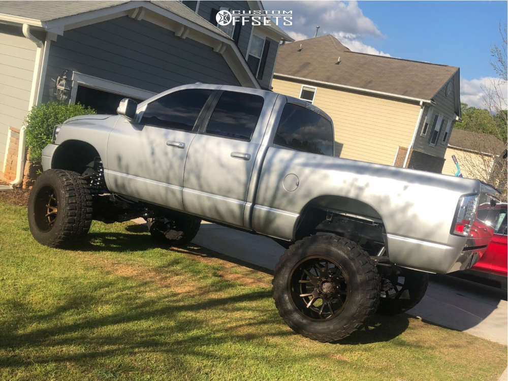 2006 Dodge Ram 2500 with 22x14 -76 Hostile Rage and 40/15.5R22 Federal ...