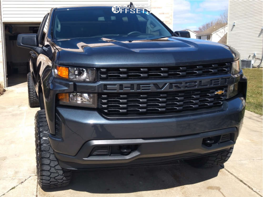 2019 Chevrolet Silverado 1500 with 20x10 -18 Fuel Cyclone and 305/55R20 ...