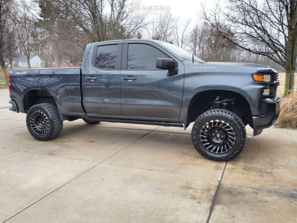 2019 Chevrolet Silverado 1500 with 20x10 -18 Fuel Cyclone and 305/55R20 ...