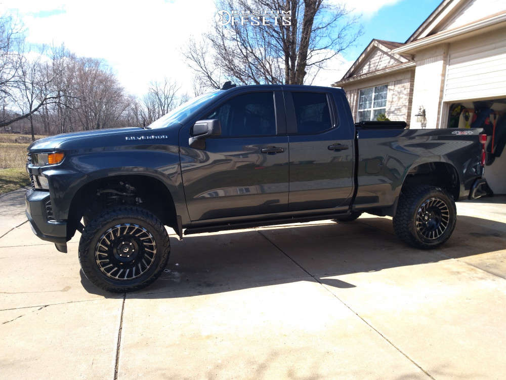 2019 Chevrolet Silverado 1500 with 20x10 -18 Fuel Cyclone and 305/55R20 ...