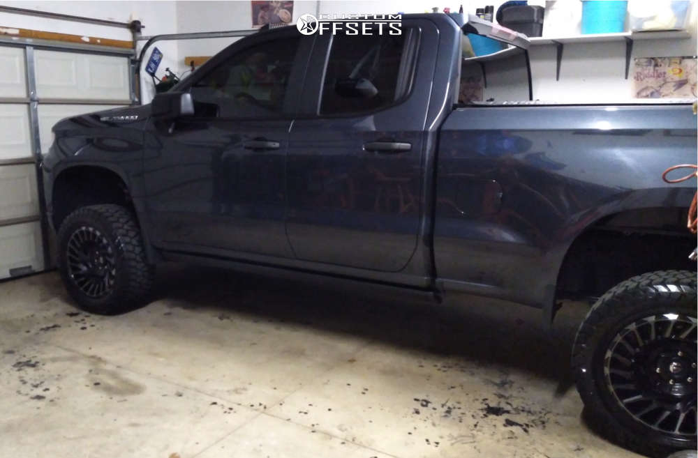 2019 Chevrolet Silverado 1500 with 20x10 -18 Fuel Cyclone and 305/55R20 ...