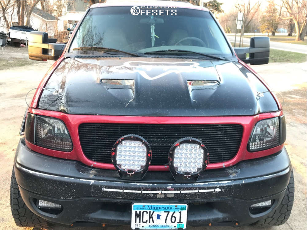 2002 Ford Expedition with 16x10 -25 Pro Comp Series 69 and 265/75R16 ...