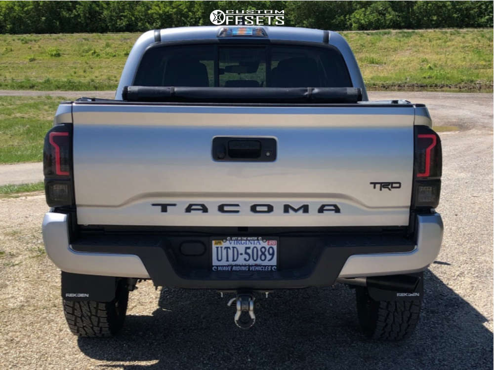 2019 Toyota Tacoma with 16x8 20 Fuel Vector and 265/75R16 Pro Comp At ...