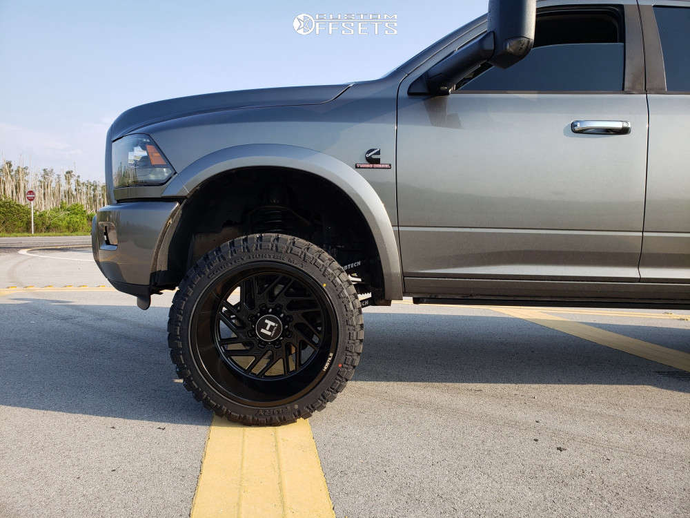 2012 Ram 3500 with 22x14 -76 Hostile Jigsaw and 33/14.5R22 Fury Offroad ...