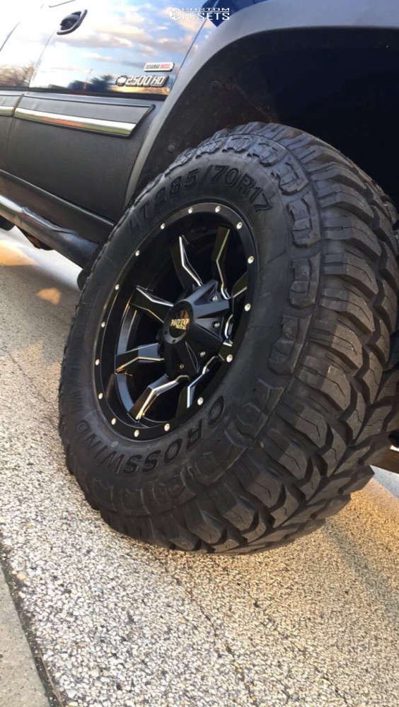 2004 Chevrolet Silverado 2500 HD with 17x9 -12 Moto Metal MO970 and 285 ...
