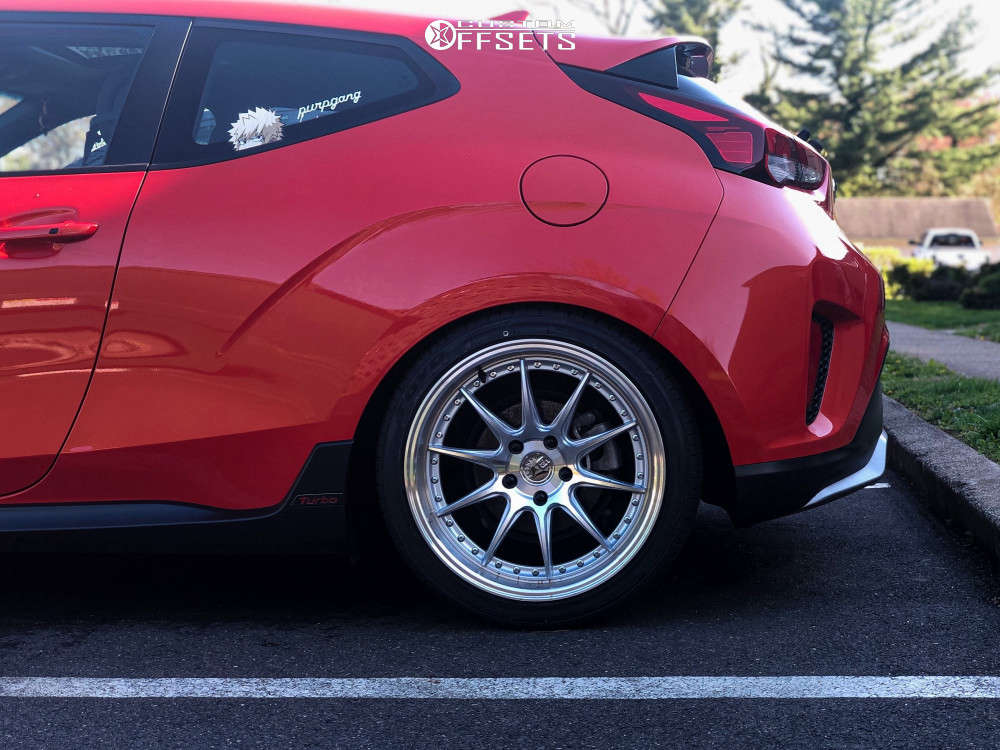 2019 Hyundai Veloster with 18x8.5 35 Aodhan Ds07 and 225/40R18 Toyo ...