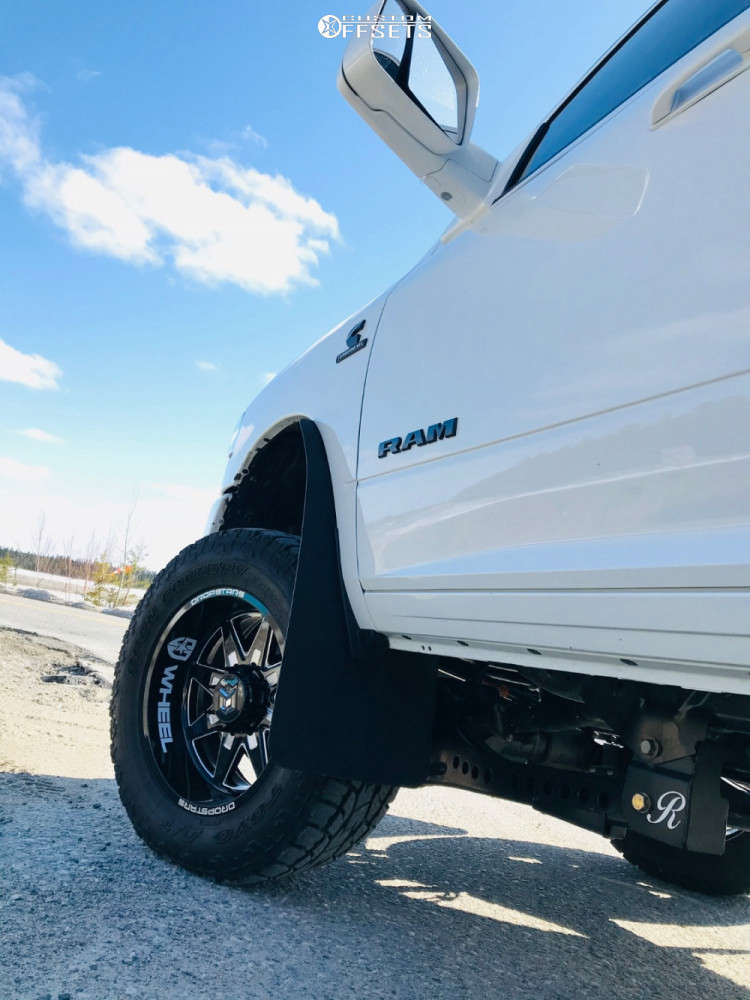 2019 Ram 2500 with 20x10 -25 Dropstars 655bm and 35/12.5R20 Toyo Tires ...