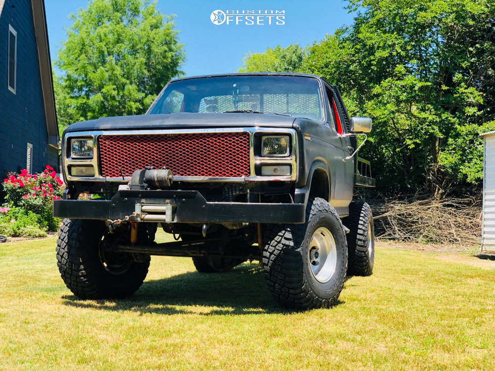 1986 Ford F-150 with 15x10 -45 Mickey Thompson Classic Iii and 35/12 ...
