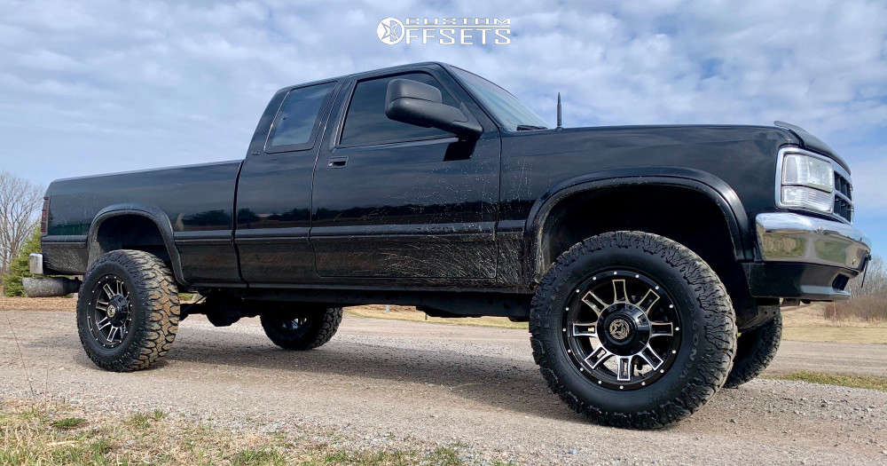 1992 Dodge Dakota with 17x9 0 Anthem Off-Road Instigator and 33/12.5R17 ...