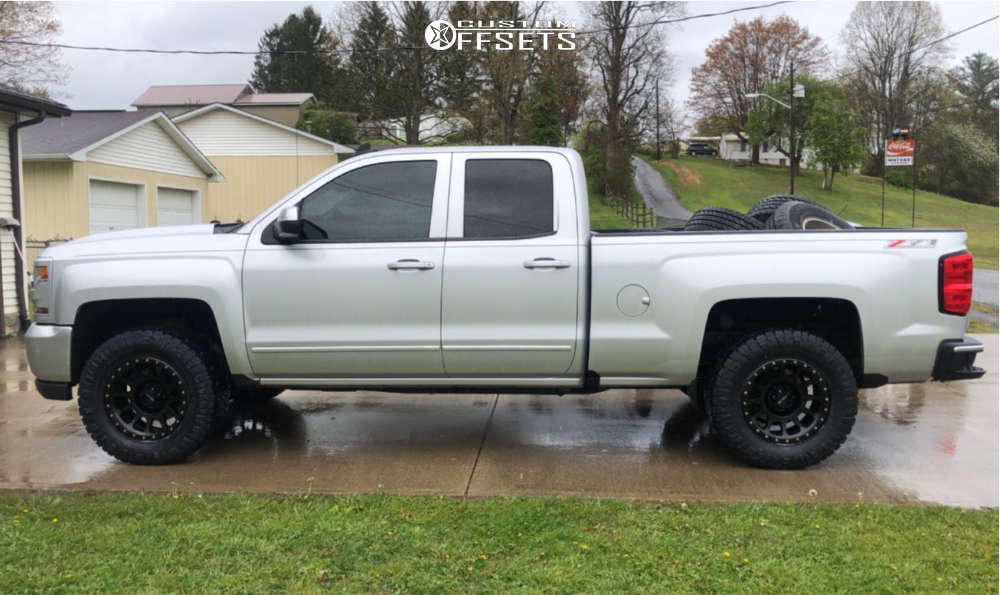 2016 Chevrolet Silverado 1500 with 18x9 -12 Method Mr305 and 33/12.5R18 ...
