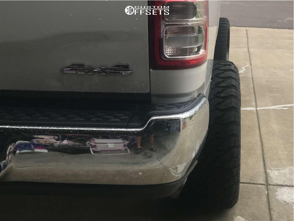 2019 Ram 2500 with 22x12 -51 Vision Split and 33/12.5R22 Arroyo ...