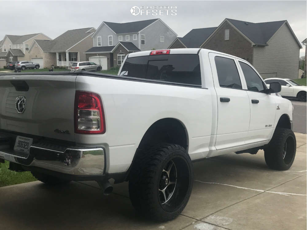 2019 Ram 2500 with 22x12 -51 Vision Split and 33/12.5R22 Arroyo ...
