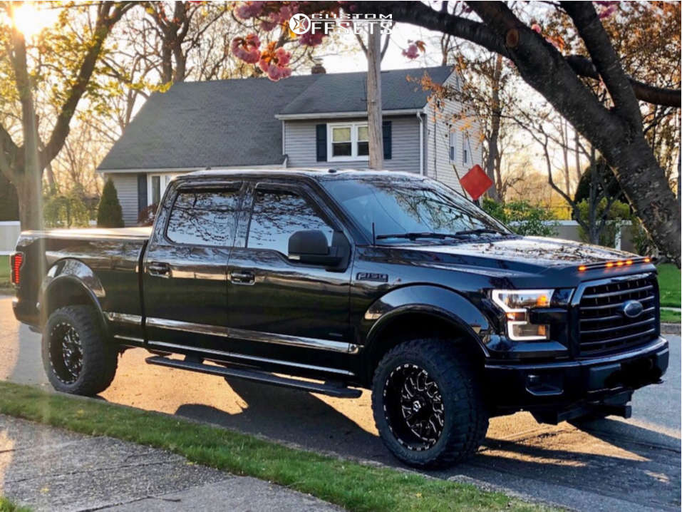2015 Ford F-150 with 20x10 -25 TIS 544bm and 33/12.5R20 Federal ...