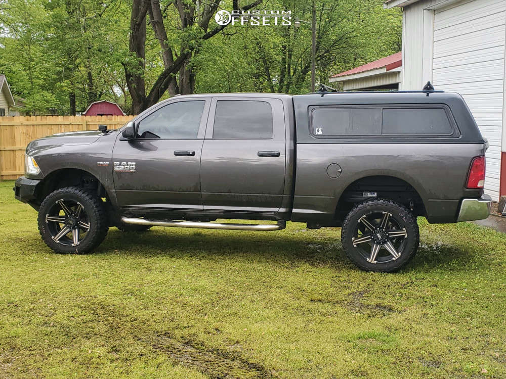 2018 Ram 2500 with 22x10 -25 Tuff T12 and 35/12.5R22 Road One Cavalry M ...