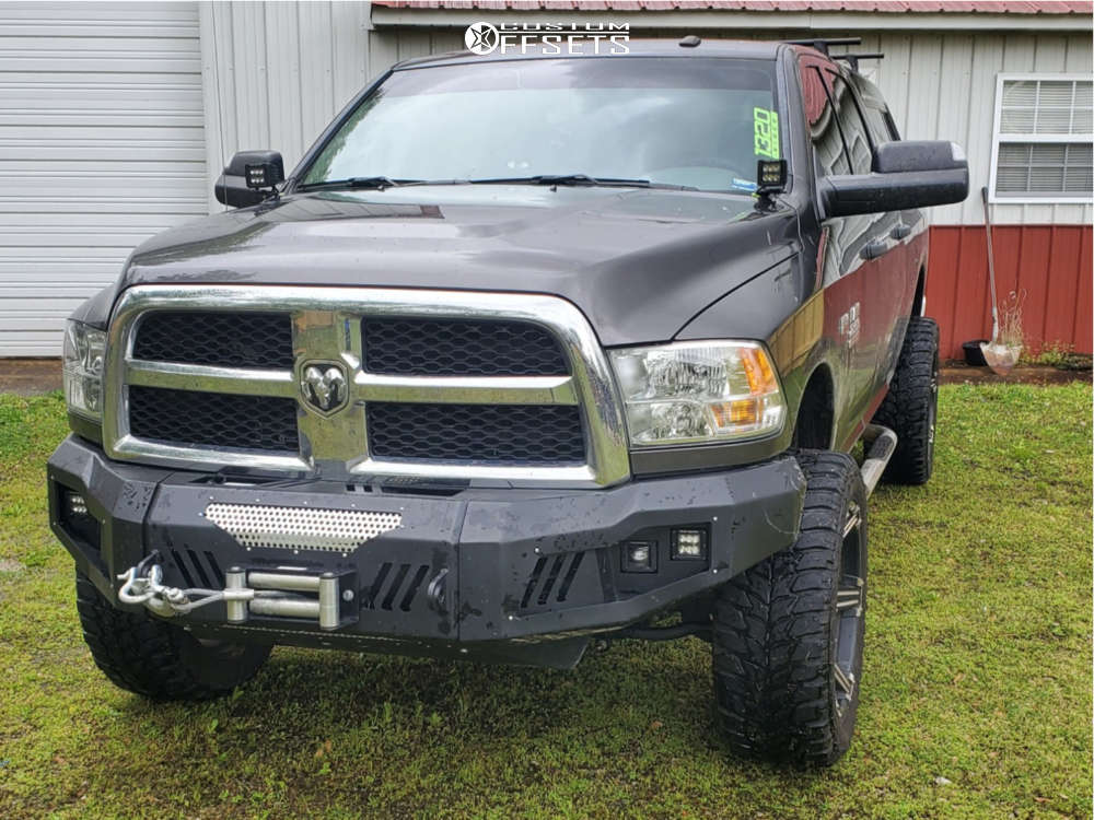 2018 Ram 2500 with 22x10 -25 Tuff T12 and 35/12.5R22 Road One Cavalry M ...