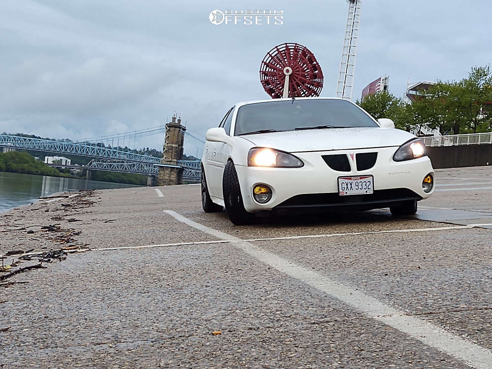 2004 Pontiac Grand Prix with 18x8 40 Niche Misano and 245/45R18 ...