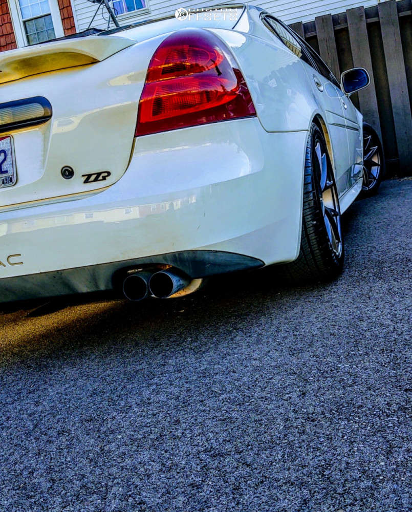 2004 Pontiac Grand Prix with 18x8 40 Niche Misano and 245/45R18 ...