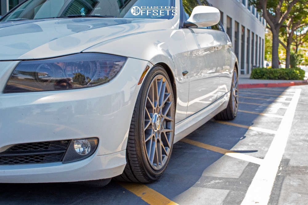 2011 BMW 328i with 18x8.5 35 Rotiform Rse and 235/40R18 Yokohama ADVAN ...