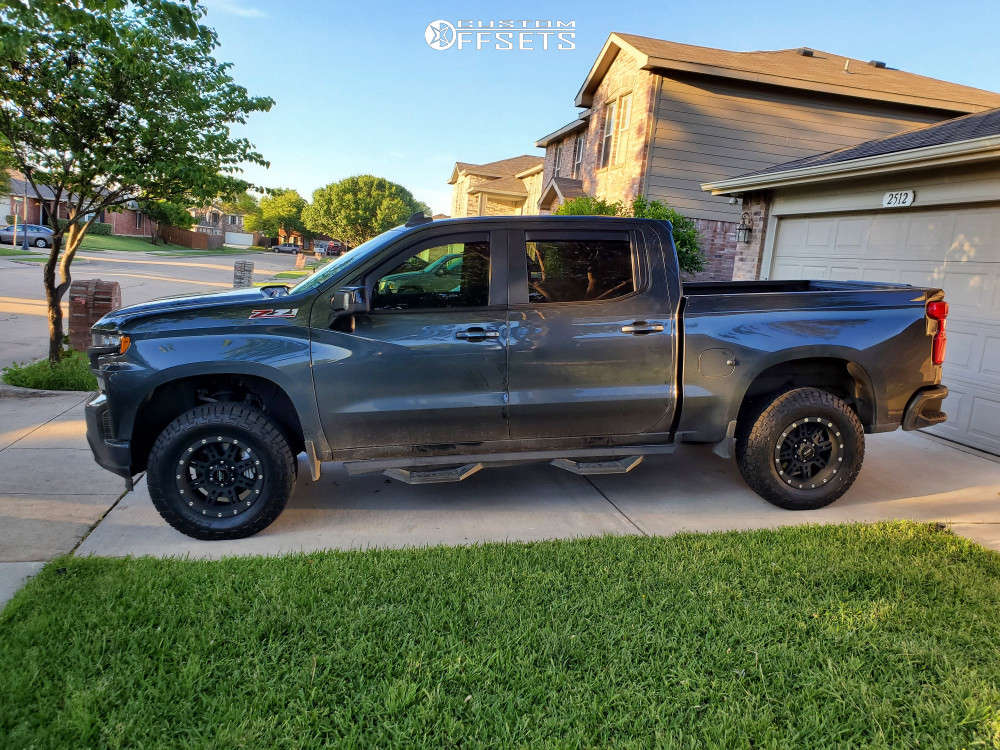 2019 Chevrolet Silverado 1500 with 18x9 0 Pro Comp 31 and 275/70R18 ...
