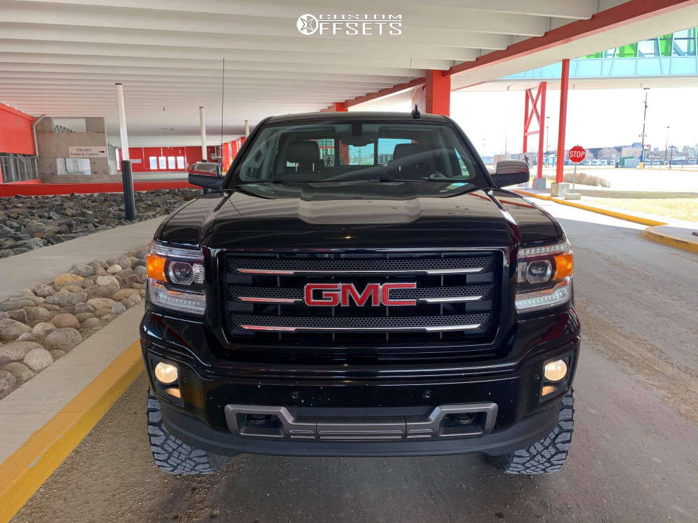 2015 GMC Sierra 1500 with 20x12 -43 Fuel Assault and 35/12.5R20 ...