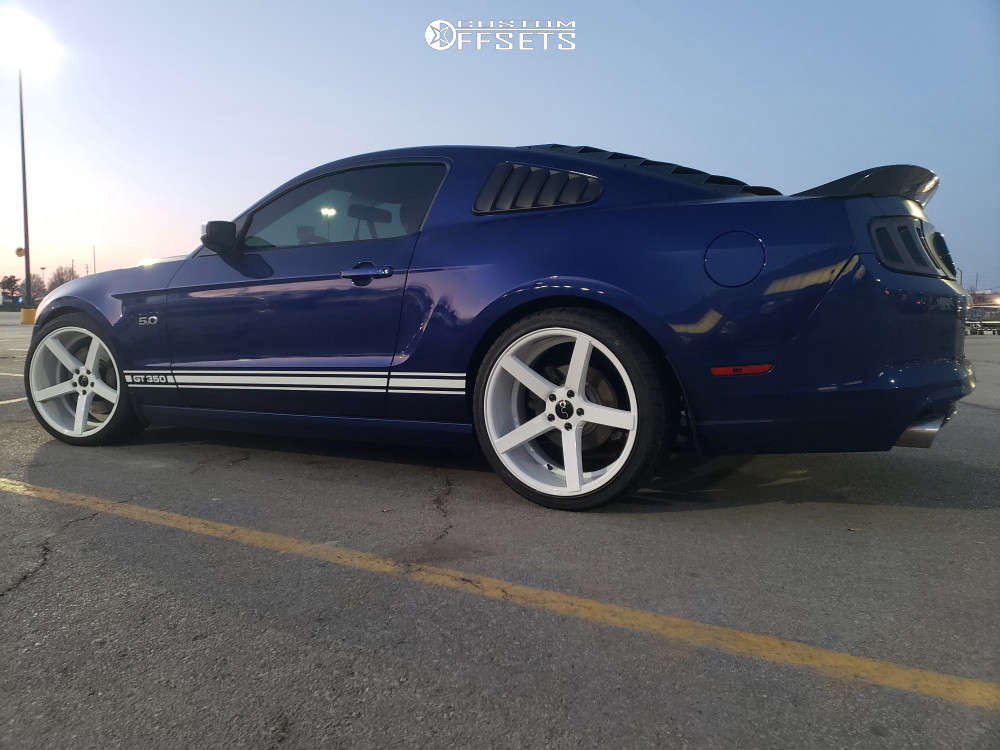 2014 Ford Mustang with 20x9.5 32 JNC Jnc026 and 255/35R20 Barum ...