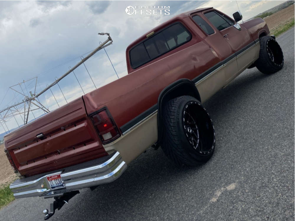1993 Dodge D250 with 22x14 -76 TIS 544BM and 305/40R22 Toyo Tires ...