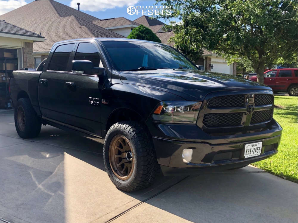 2019 Ram 1500 Classic with 20x10 -24 Method Mr605 and 305/55R20 Fuel ...